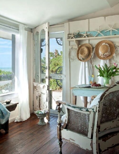 Beach Decor With A Vintage Vibe and Decorating Inspiration