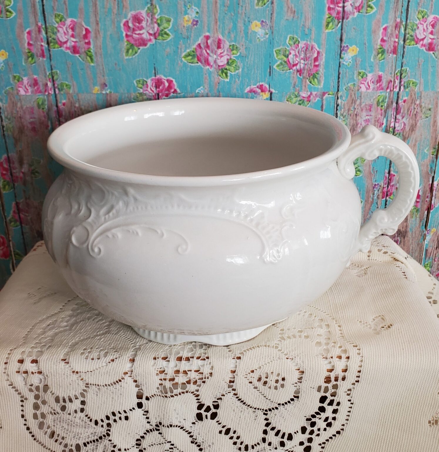 Beautiful Ornate Vintage Victorian Ironstone Chamber Pot