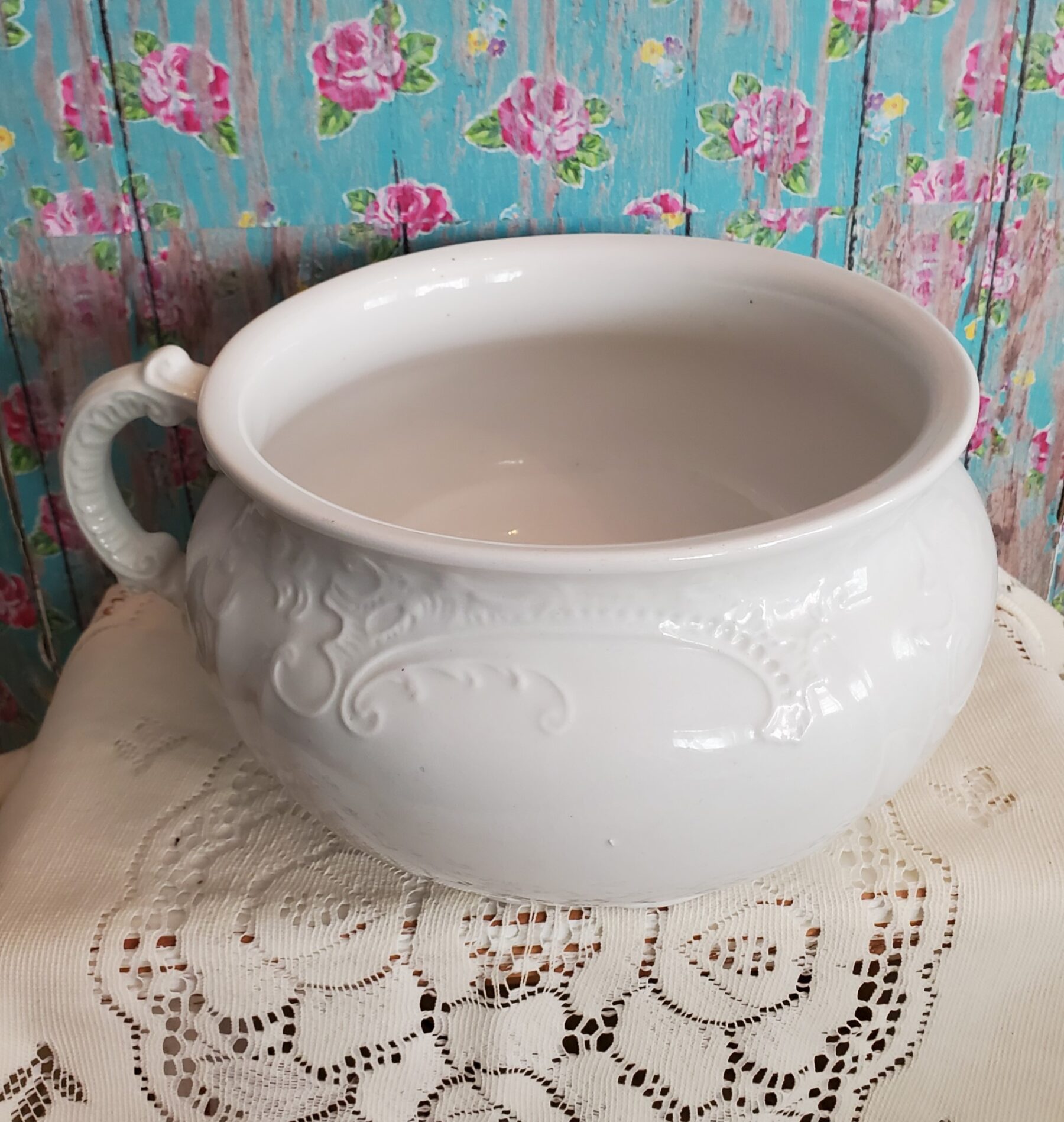Beautiful Ornate Vintage Victorian Ironstone Chamber Pot